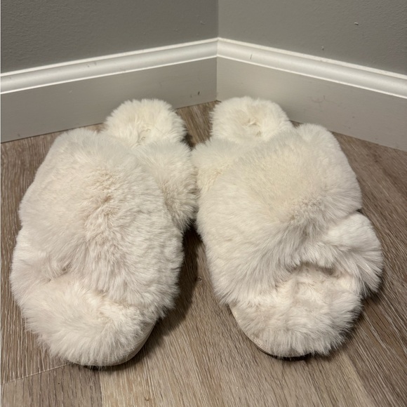 Shoes | Womens Fuzzy Slippers | Poshmark